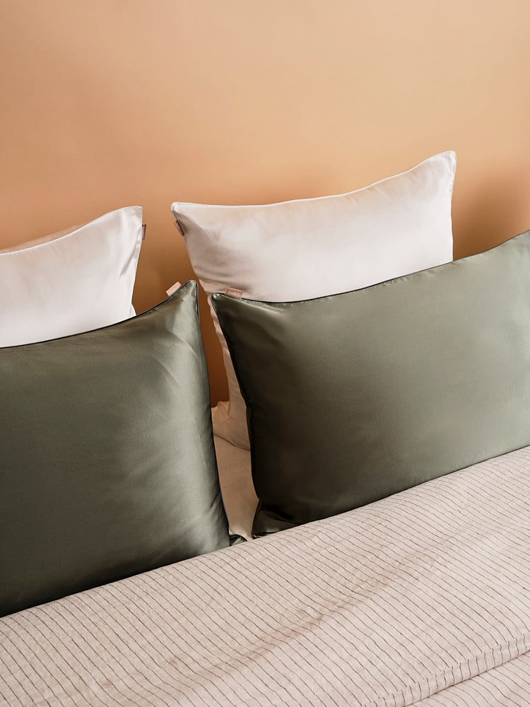 Emily's Pillow - 100% Natural and Organic Silk Pillowcase